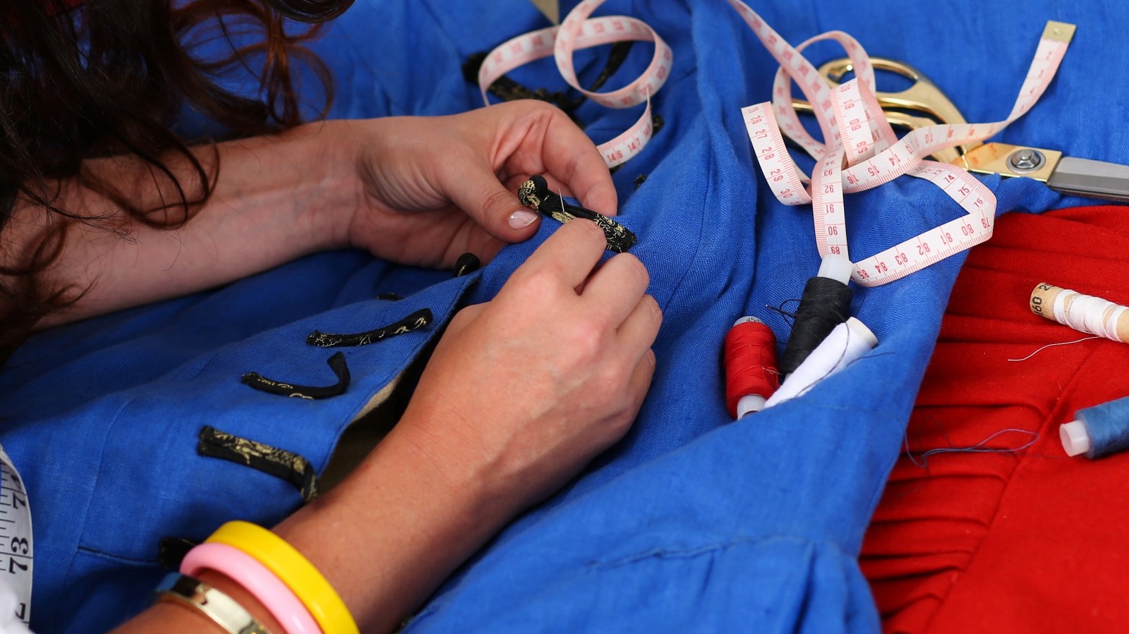 12 DIY Fashion Projects To Give New Life To Your Old Clothes – TittlePress