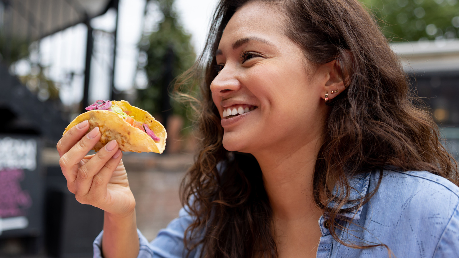 9 Behaviors That Could Indicate Your Relationship With Food Might Need ...