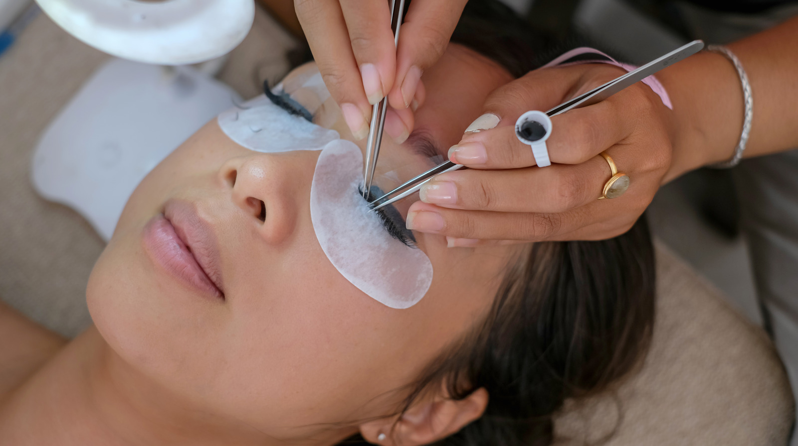 Before You Get Lash Extensions You Should Probably Know The Risks