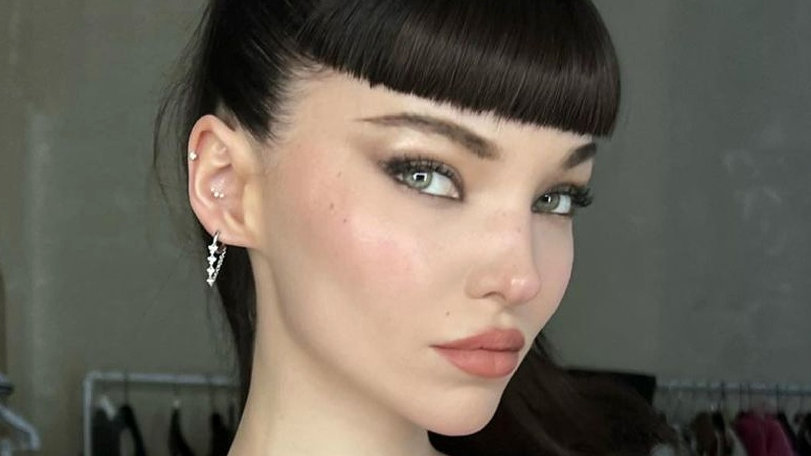 Deconstructed Eyeliner Is The Artfully Distressed Beauty Look You'll Want To Try