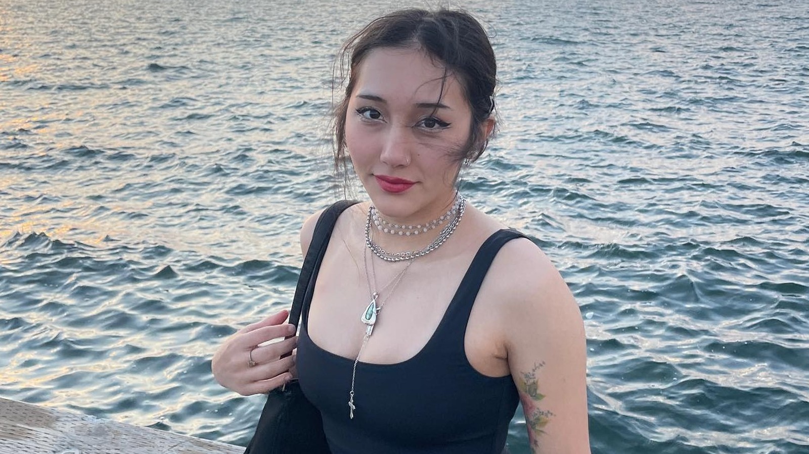 Every Tip To Become A Necklace Layering Pro (Because What's The Fun In Just One?)