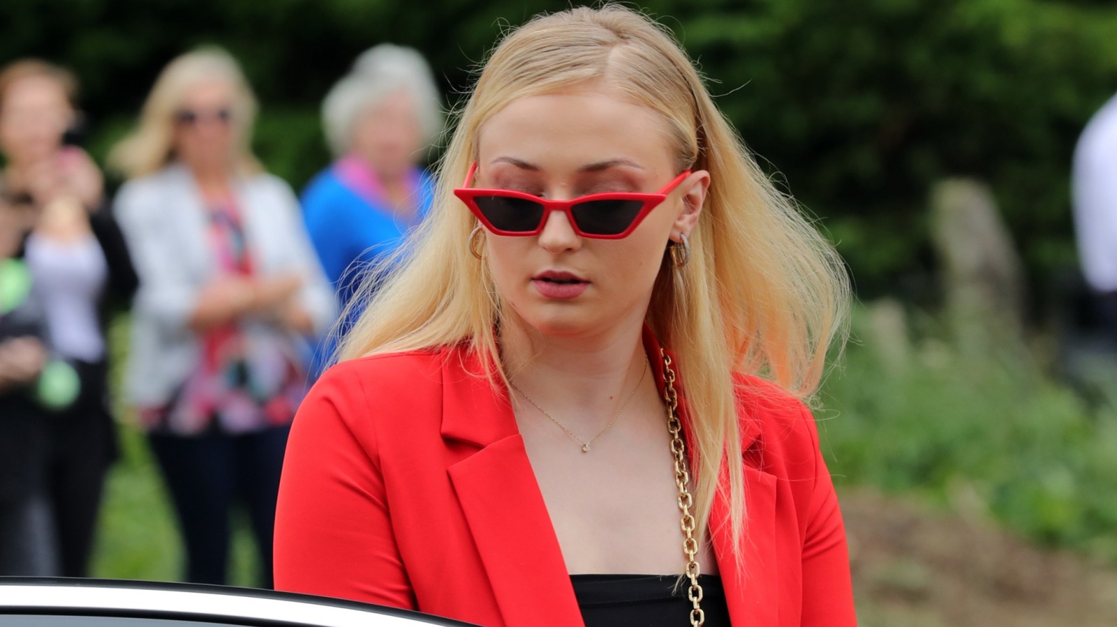 Inappropriate Outfits Celebs Showed Up To Other People's Weddings In