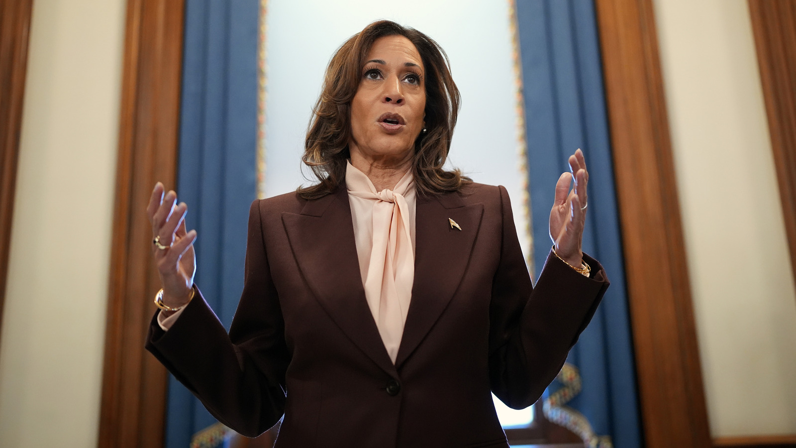 Kamala Harris Ditched Her Signature Pantsuit On Easter & Nailed 2025's ...