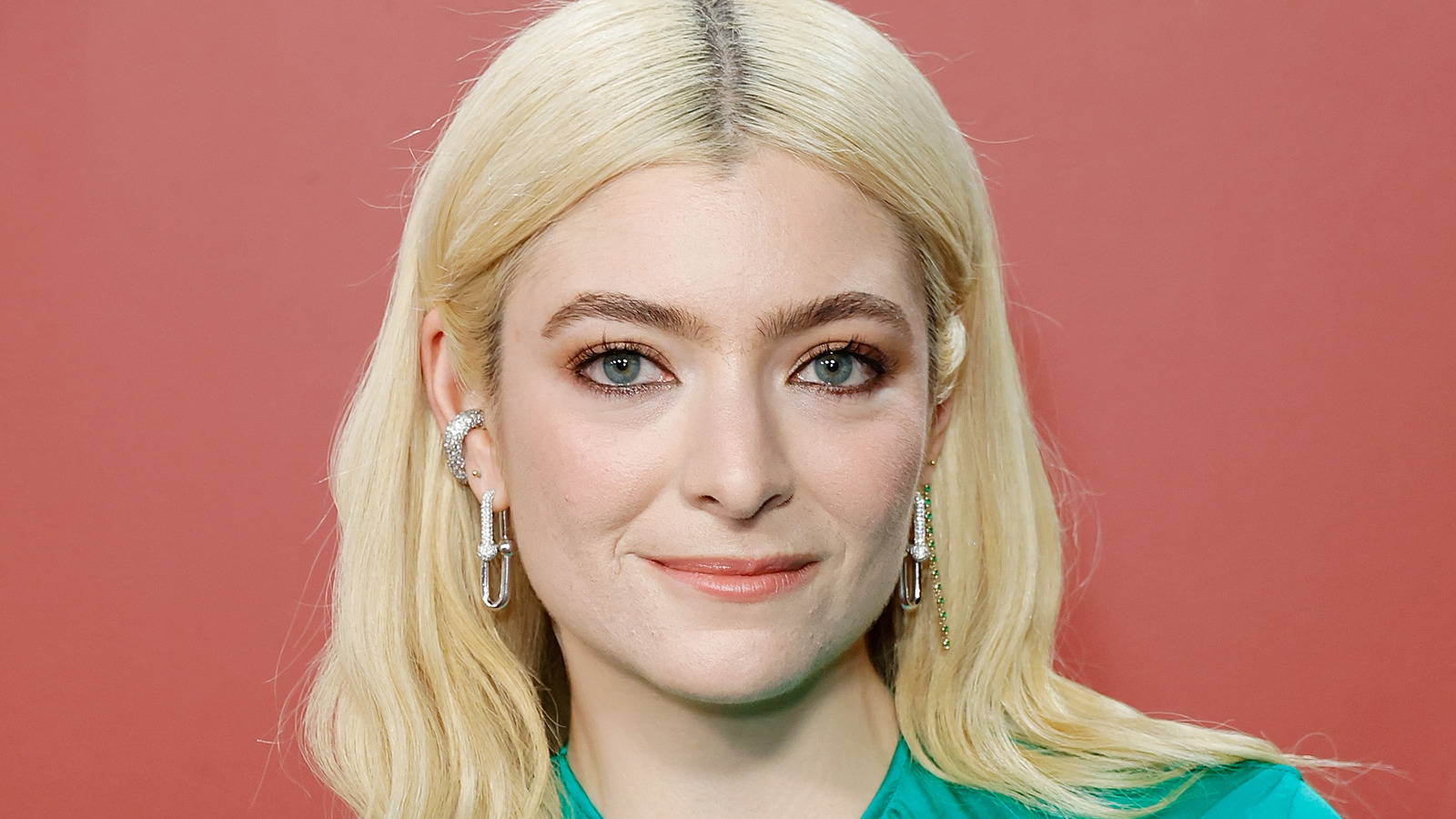 Lorde's Favorite Books Are Deep, Dark, And Cathartic (Just Like Her Music)