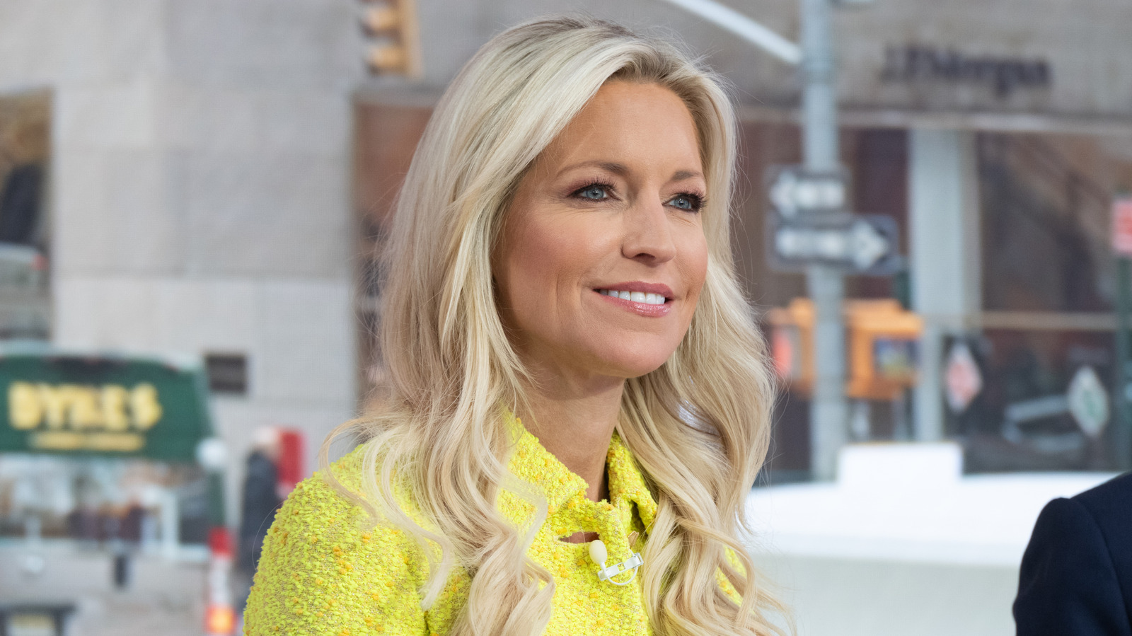 On-Air Ainsley Earhardt Outfits That Showed Off A Bit Too Much Leg For TV