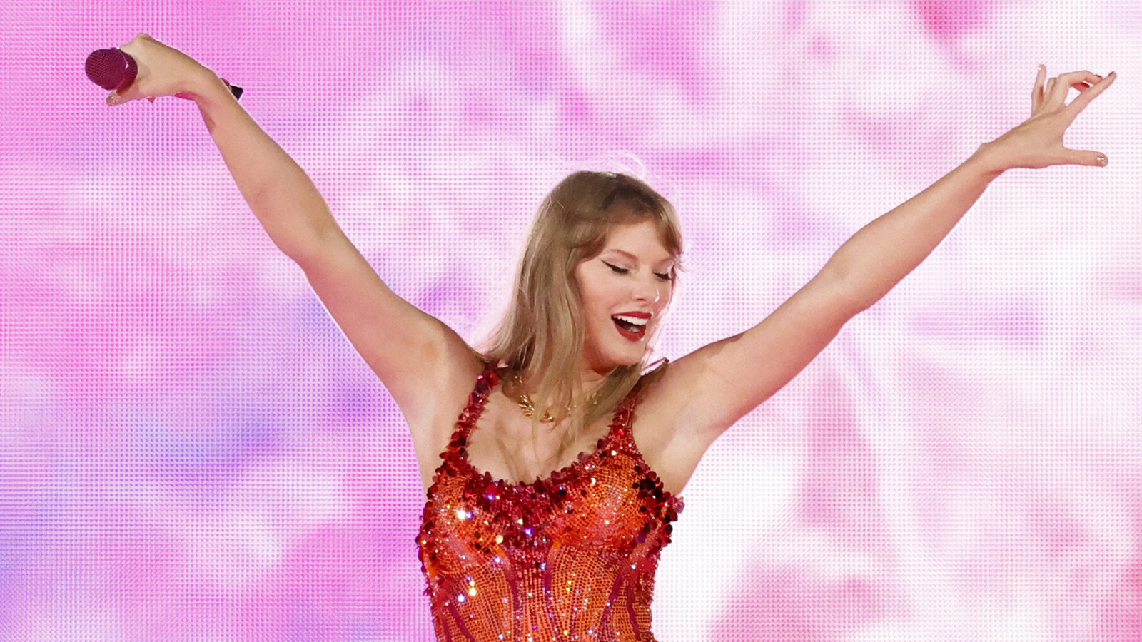 Taylor Swift's Worst Outfits From Each Of Her Eras