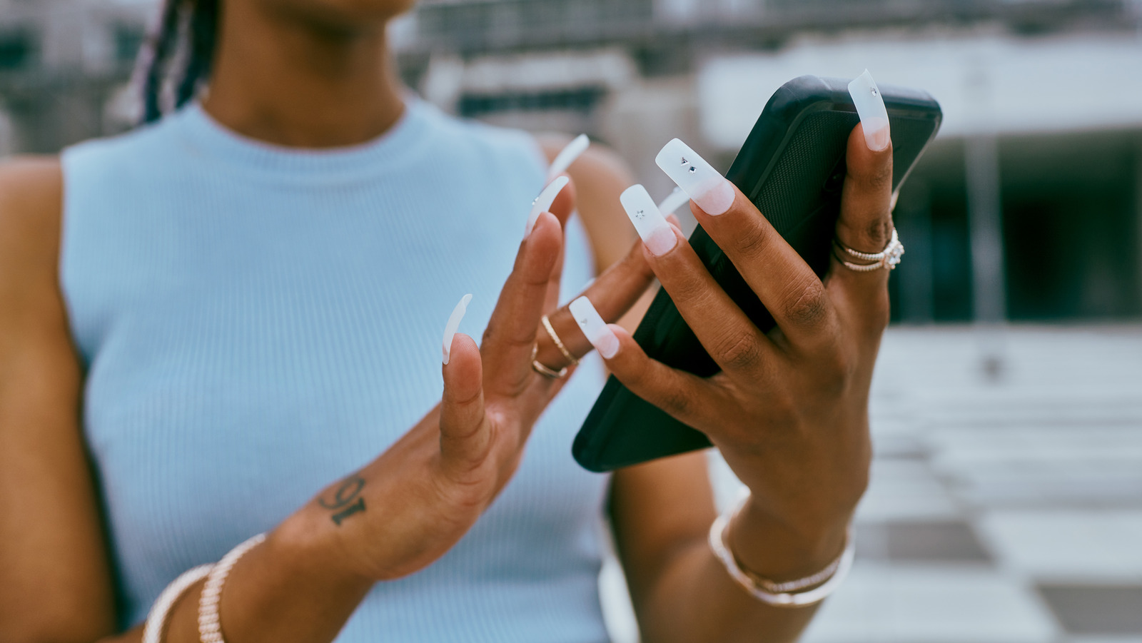 What Are Shellac Nails & How Do They Differ From Gel Manis?