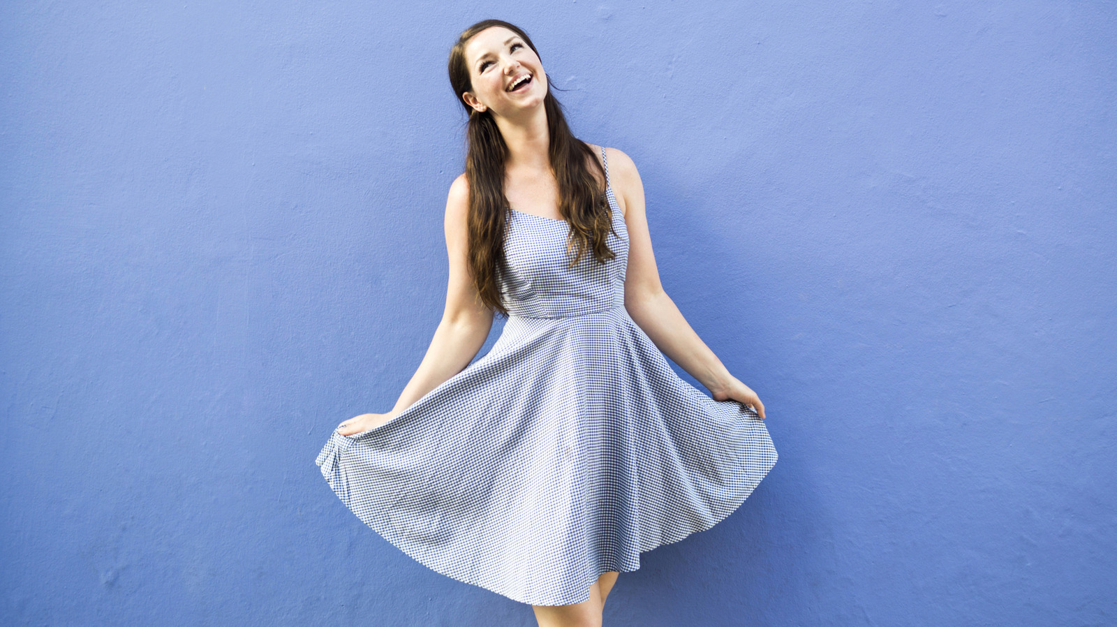 What Are The Best Color Shoes To Wear With A Blue Dress?