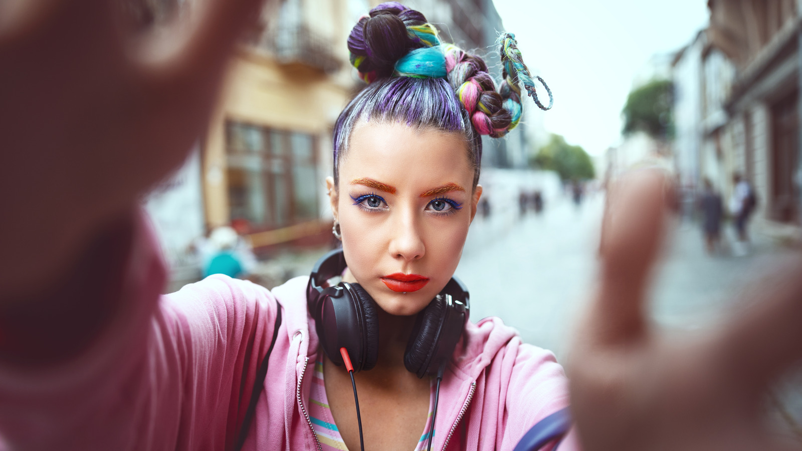 What Is Limerence, And How Is It Different From Love?